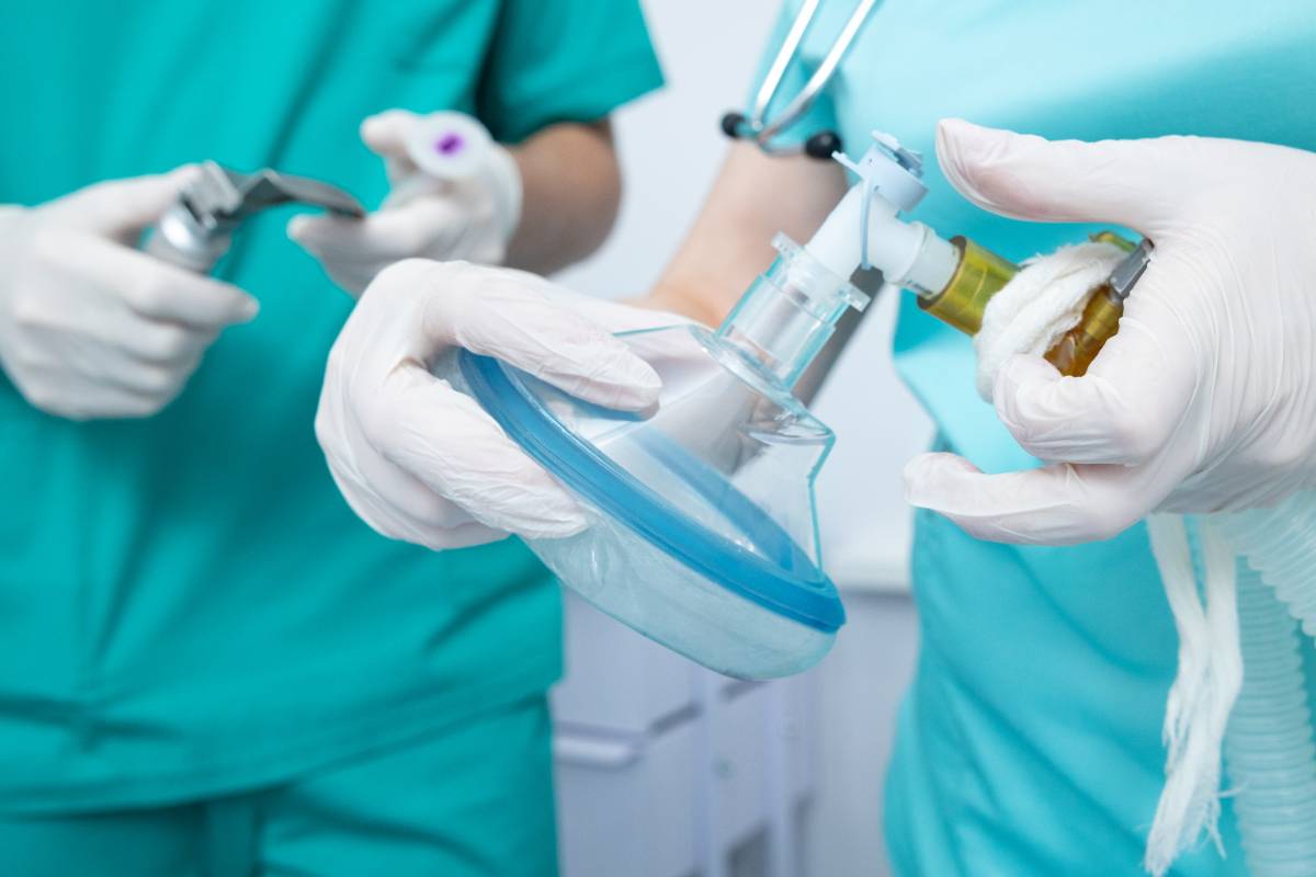 Two-Handed Mask Ventilation: Technique and Effectiveness - Rhode Island ...